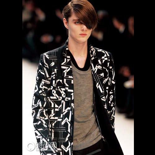 Dior Homme by Hedi Slimane 07AW Black x Red Geometry T-Shirt size XSのeBay公認海外通販｜セカイモン