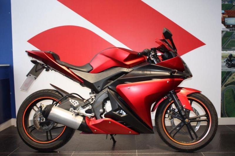 2009 58 YAMAHA YZF-R125 RED | in Brighton, East Sussex | Gumtree