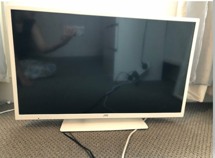 32inch smart white flatscreen TV with built in DVD player - rarely used ...