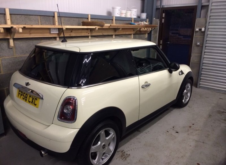 Mini One 1.4, White 58 Plate, 59k miles, MOT and serviced 1 month ago ...