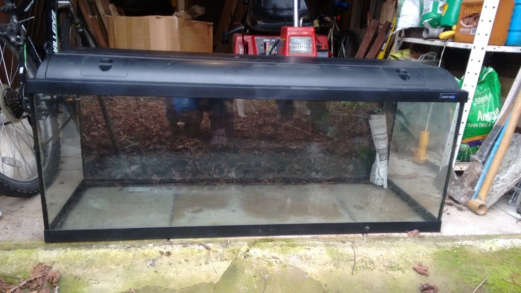 120 cm x 40 cm x 45 cm Fish Tank with working lights | in Winchester ...