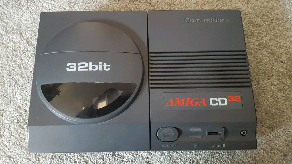 Commodore Amiga CD32 Console with 9 games, controller, mouse 8 demo ...