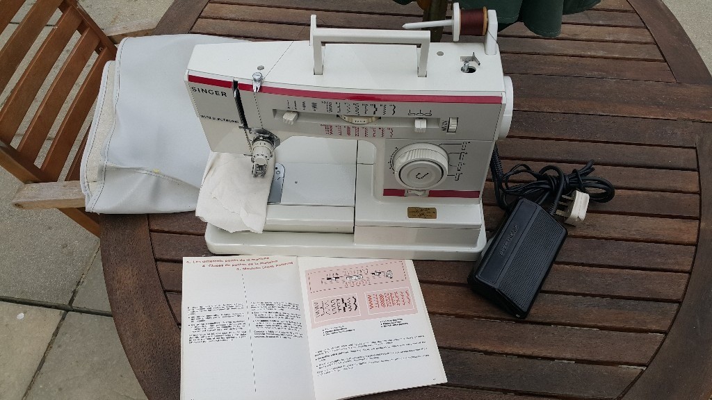 SINGER 8618 Electronic Sewing Machine | in Southampton, Hampshire | Gumtree