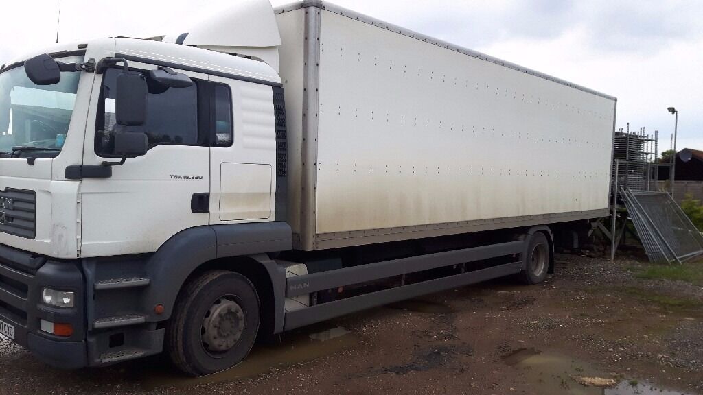 Large 18t Lorry with Sleeper Cab & Tail-Lift | in Spalding ... Large 18t Lorry with Sleeper Cab & Tail-Lift | in Spalding ...