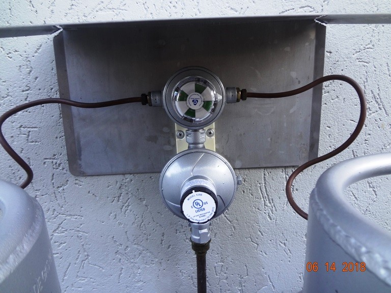 Bromic Auto Change Over LPG Gas Regulator Kit 400MJ Dual Bottle Caravan ...