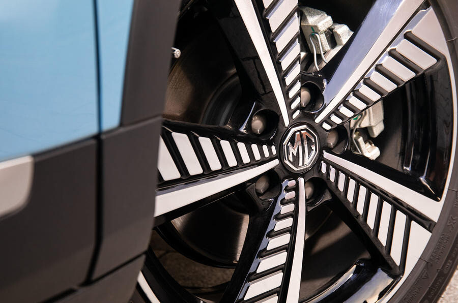 MG ZS EV 7 x 17 ALLOY WHEELS AND TYRES EXCEPTIONAL CONDITION SINGLES ...