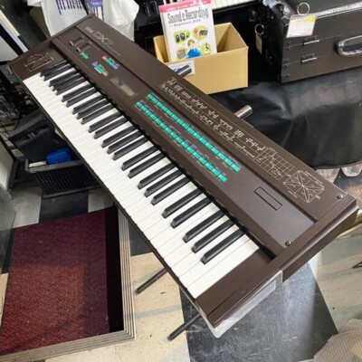 Yamaha DX7 used on sale | Yamaha black boxes online archive