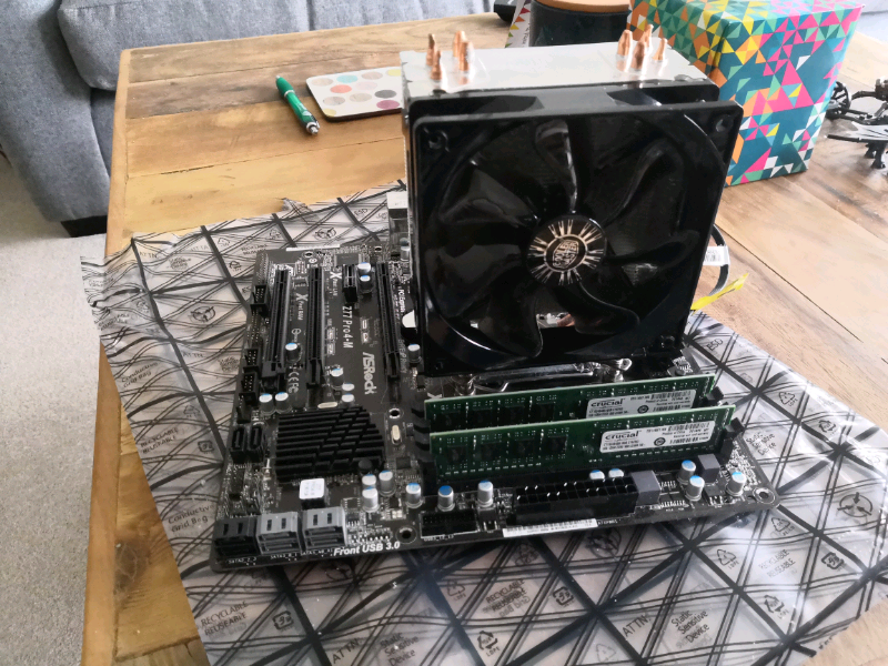 Intel i5 3570k, ASRock Z77 Pro4-M motherboard, 16gb RAM, Hyper Evo 212 ...