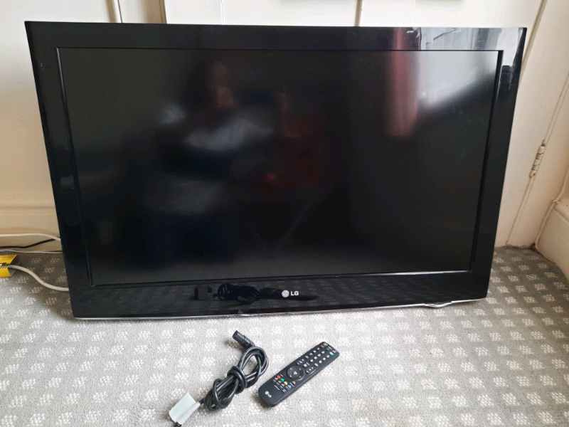 LG 37LH3000 37 inch full HD LCD tv black used | in Clapham, London | Gumtree