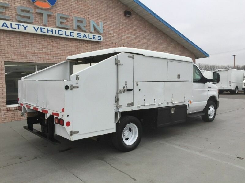 Купить Служебные грузовые автомобили Ford E350 Landscape Van Spray ...