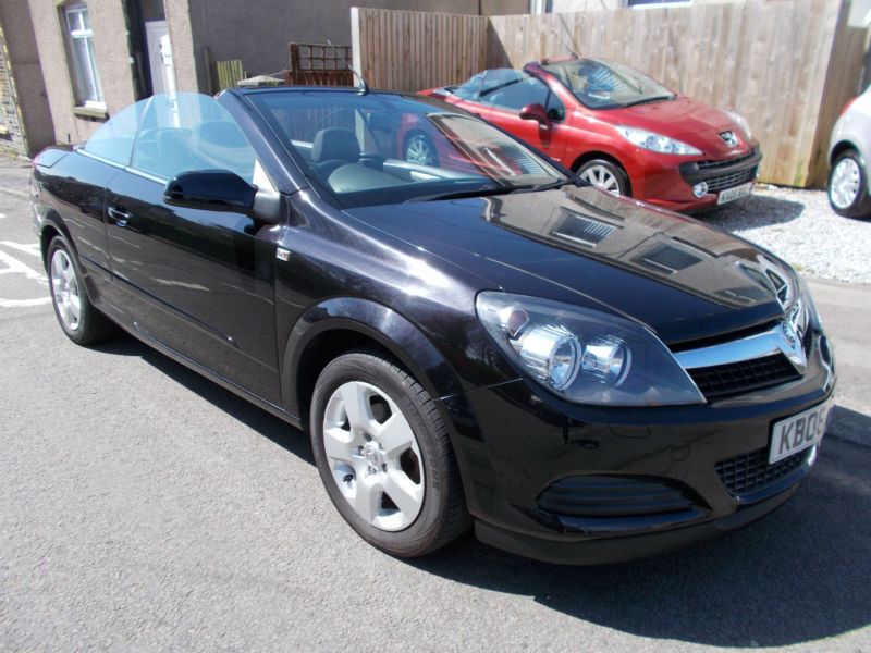 2006 Vauxhall/Opel Astra 1.6i 16v sports convertible stunning car fsh ...