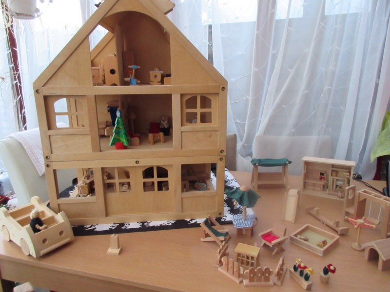 Early Learning Centre Wooden Dolls House Furniture at Guillermo Wilbur blog