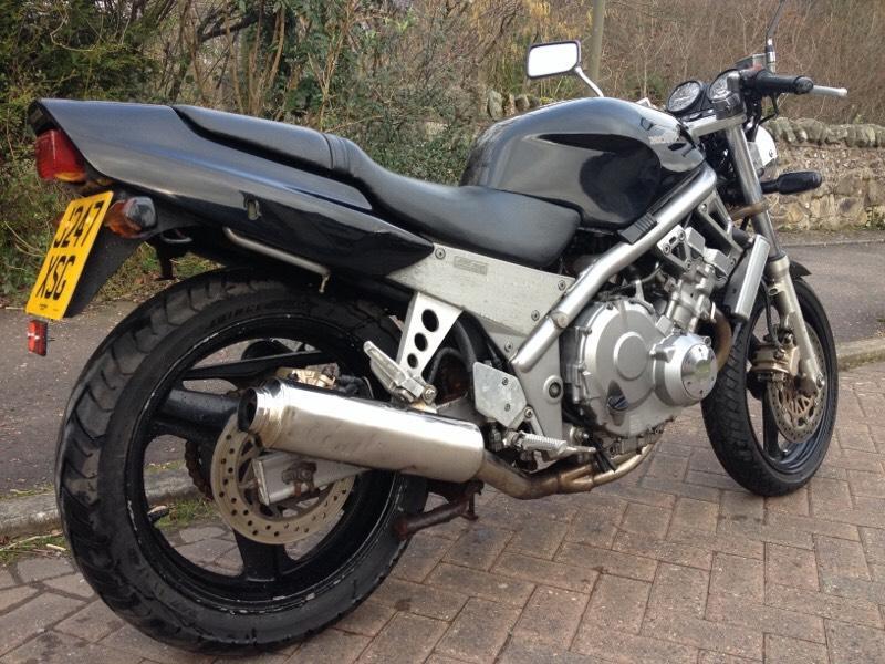 Honda CB1 400cc Motorbike, NC27, 12 months MOT, less than 10,000 km on ...
