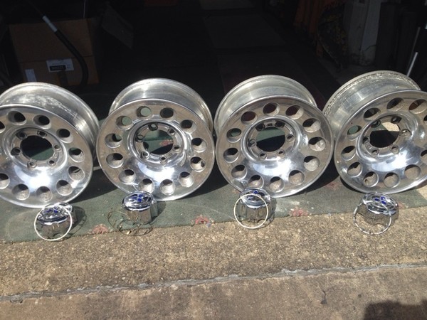 Interesting Mitsubishi 6-Stud wheels | Retro Rides