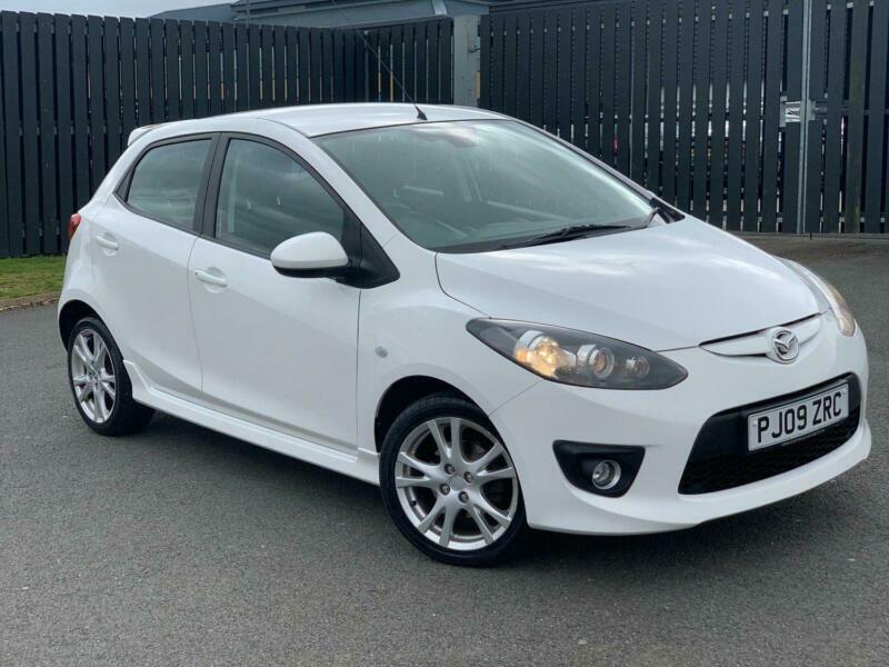 MAZDA 2 Sport White Manual Petrol 2009 Cheap to run bargain | in Henley ...