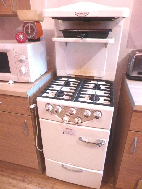 Vintage Free-Standing GAS COOKER 'NEWHOME CABARET' - Space Age features ...