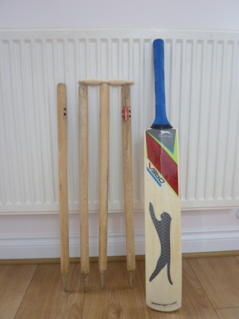 Slazenger V360 Junior Cricket Bat Size 6 plus Stumps and Bail | in ...