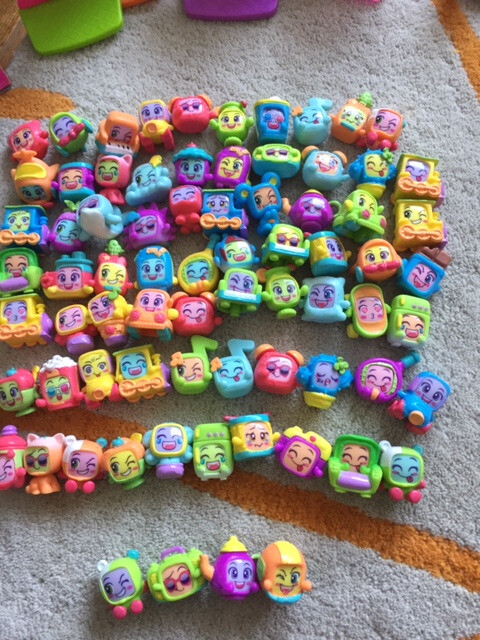 Moji Pops Series 1 ( 82 Figures, Cinema Set, Photo Pop Set, Scene Set ...