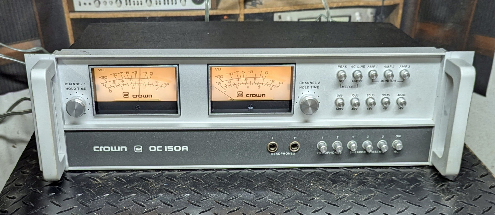Crown OC-150A Output Control Console with rack handles.のeBay公認海外通販｜セカイモン