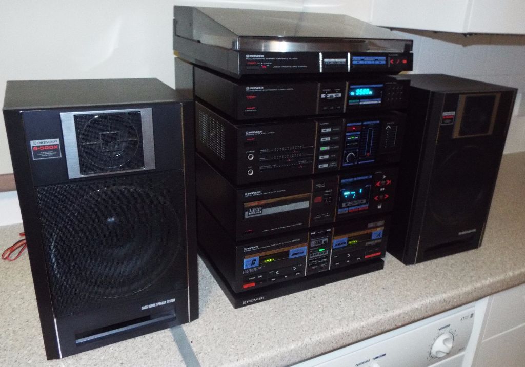 PIONEER HI-FI System - Amplifier, Linear Turntable, Tuner, Twin Tape ...