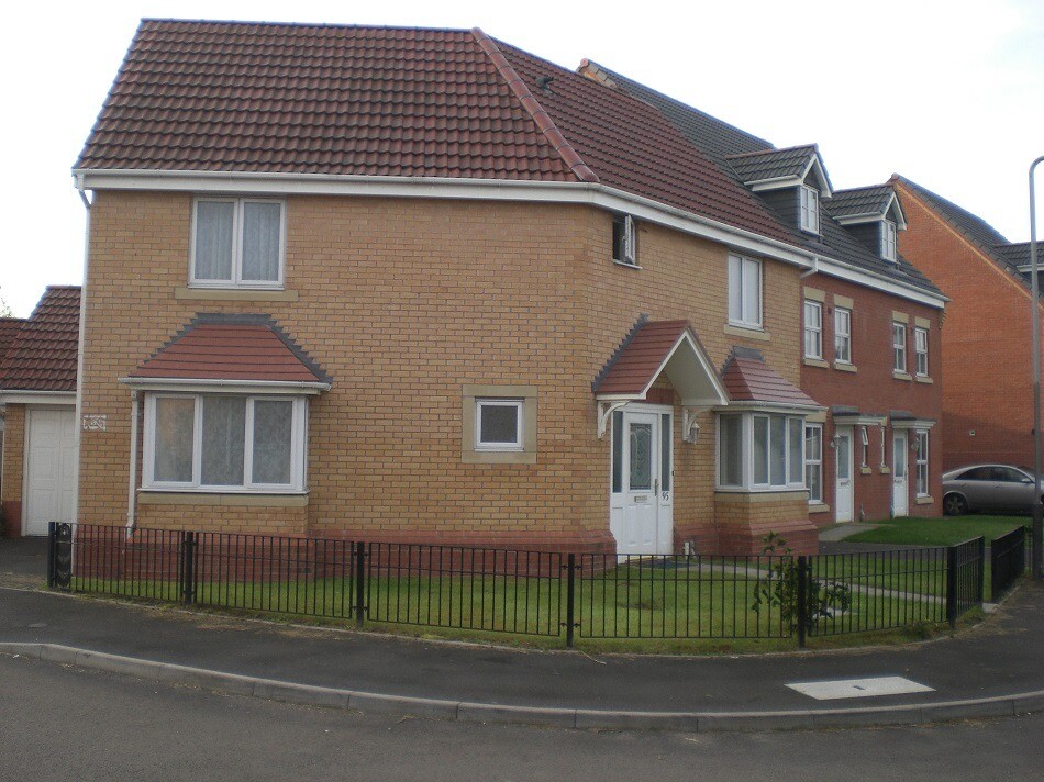 Converted corner property on new build estate in Lunt Low upfront costs ... Converted corner property on new build estate in Lunt Low upfront costs ...