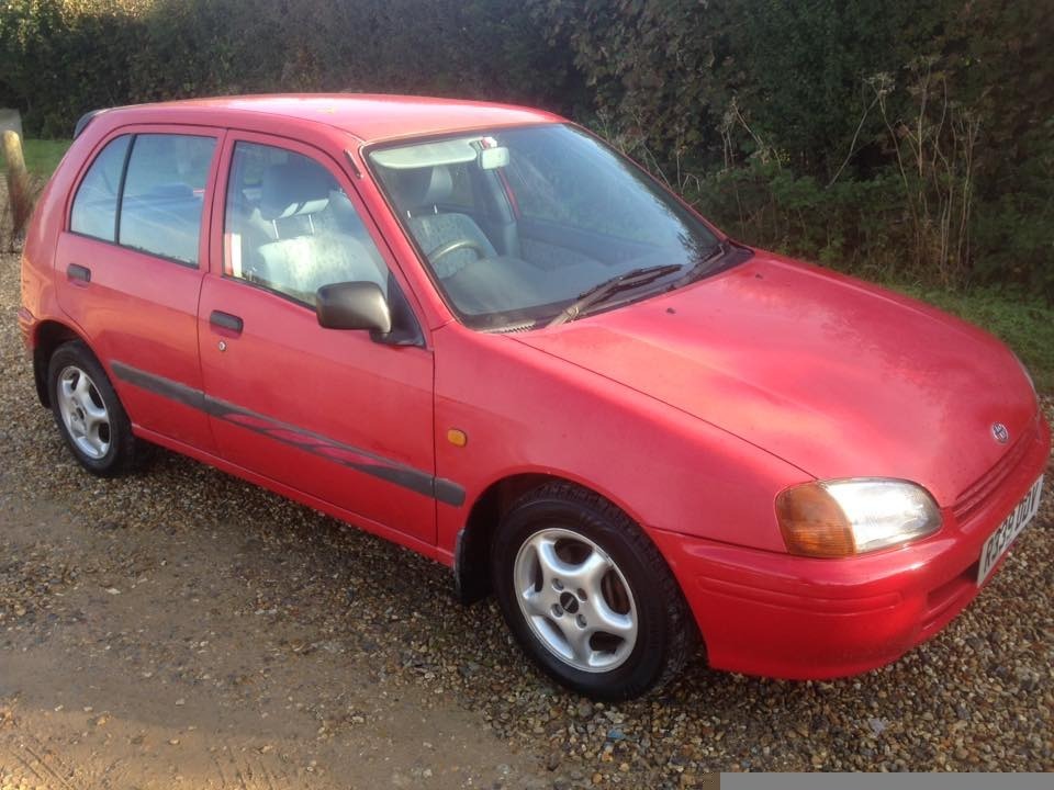 TOYOTA STARLET 1.3 SPORTIF 5 DOOR MANUAL PETROL HATCHBACK IN RED 1997/R ...