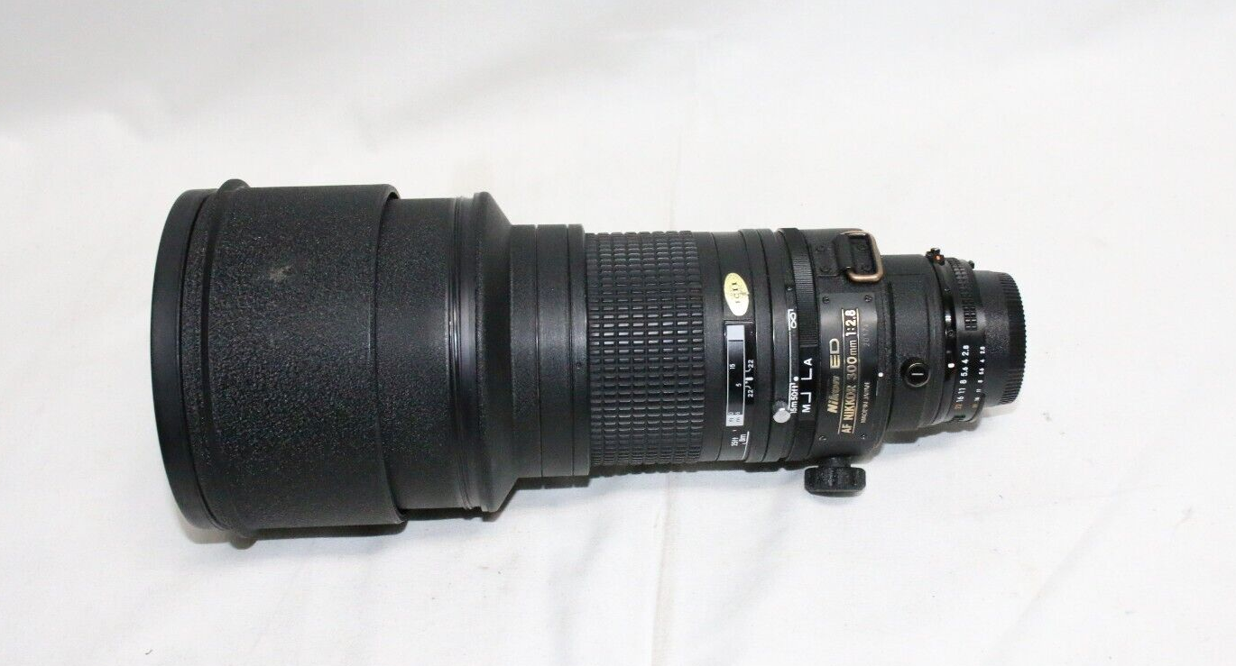Nikon NIKKOR AF 300mm f/2.8 ED Lens for parts sold as is Nikon NIKKOR AF 300mm f/2.8 ED Lens for parts sold as is