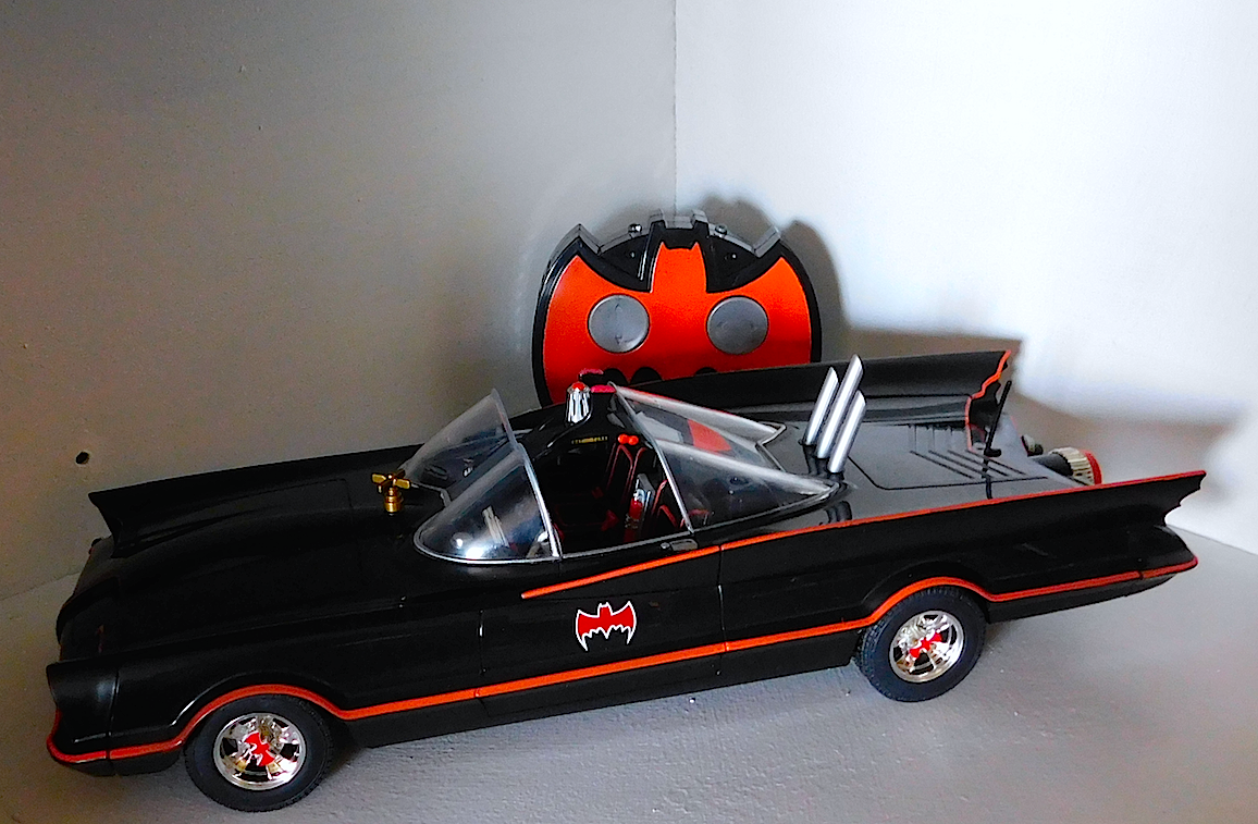 wow 1966 TV Series Batmobile HOT-WHEELS RC Remote Control 2010 Mattel ...