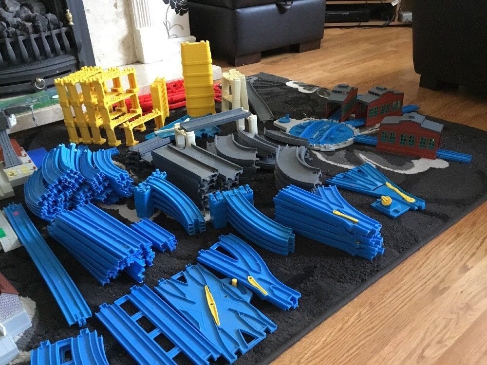 Tomy Trackmaster Blue track bundle - 176 Pieces Thomas And Friends ...