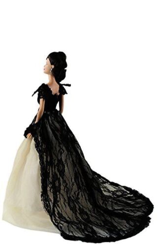 Barbie 2 Wedding Outfits- Gowns Veils & Bouquets vintage Barbie 2 Wedding Outfits- Gowns Veils & Bouquets vintage