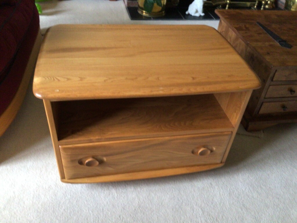 Ercol Windsor Light Elm Corner Tv Cabinet Dvd Table Stand In Hartford Cheshire Gumtree 