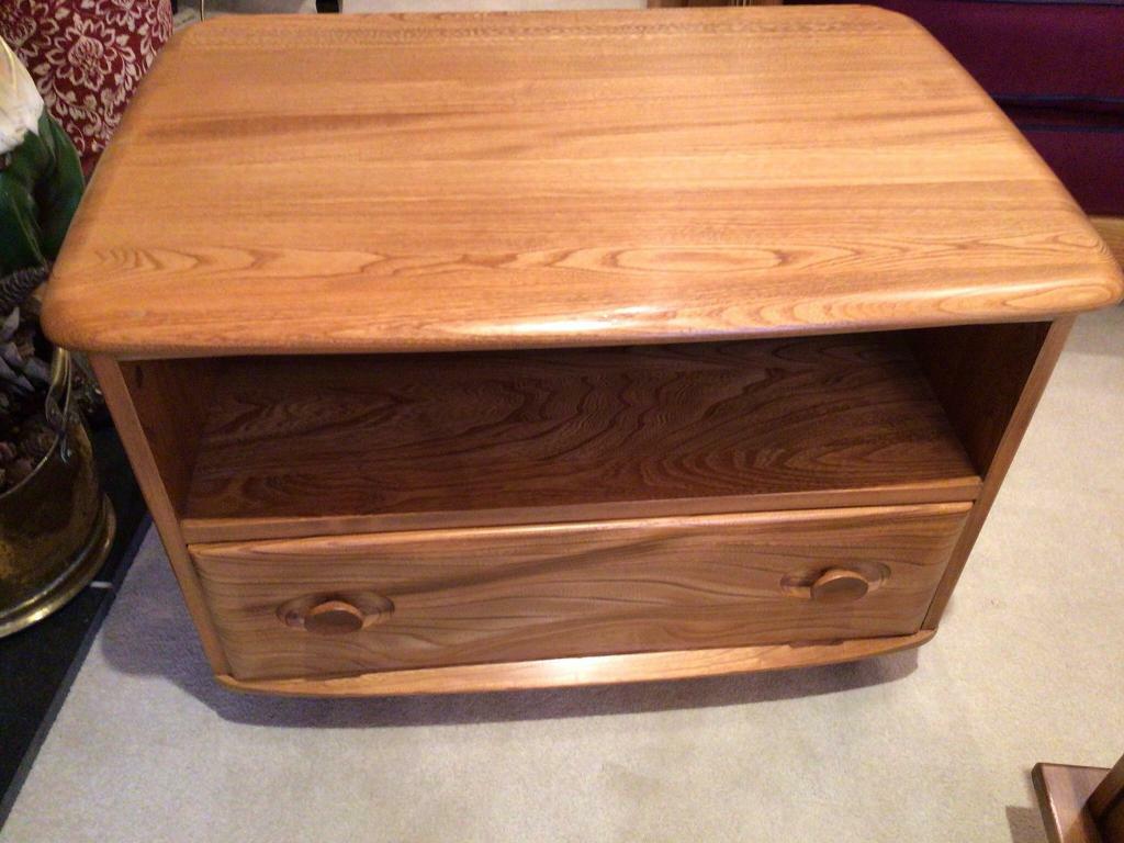 Ercol Windsor Light Elm Corner Tv Cabinet Dvd Table Stand In Hartford Cheshire Gumtree 