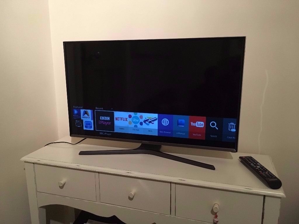 Samsung 32inch Full HD SMART LED TV 2 Years Old Excellent Condition