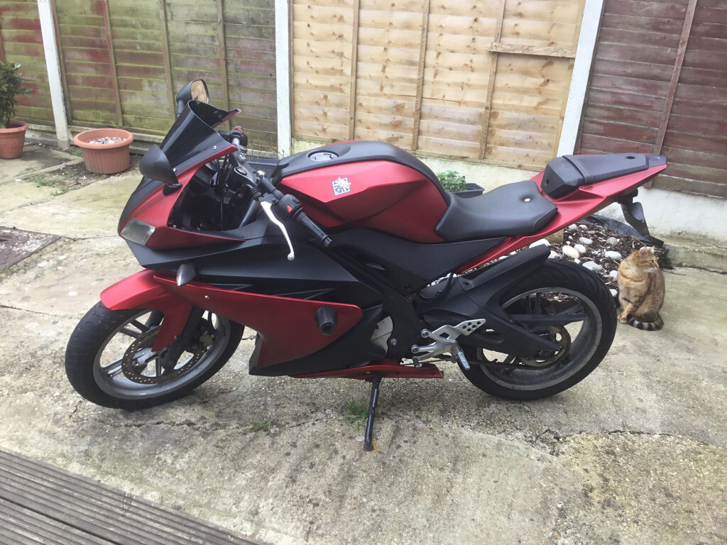 Yamaha YZF-r125, super sports, satin red, 2009 | in Canterbury, Kent ...