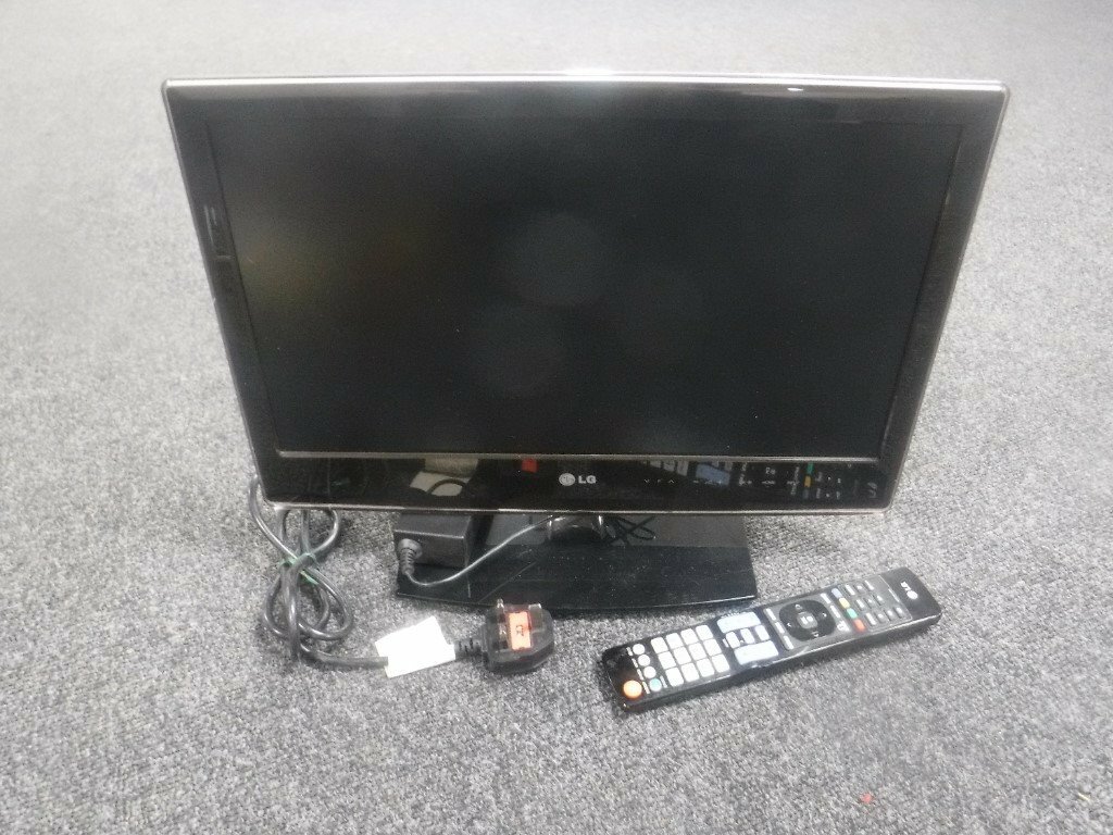 LG TV 19 INCH TELEVISION WITH REMOTE AND POWERPACK AND AERIAL AND THREE ...