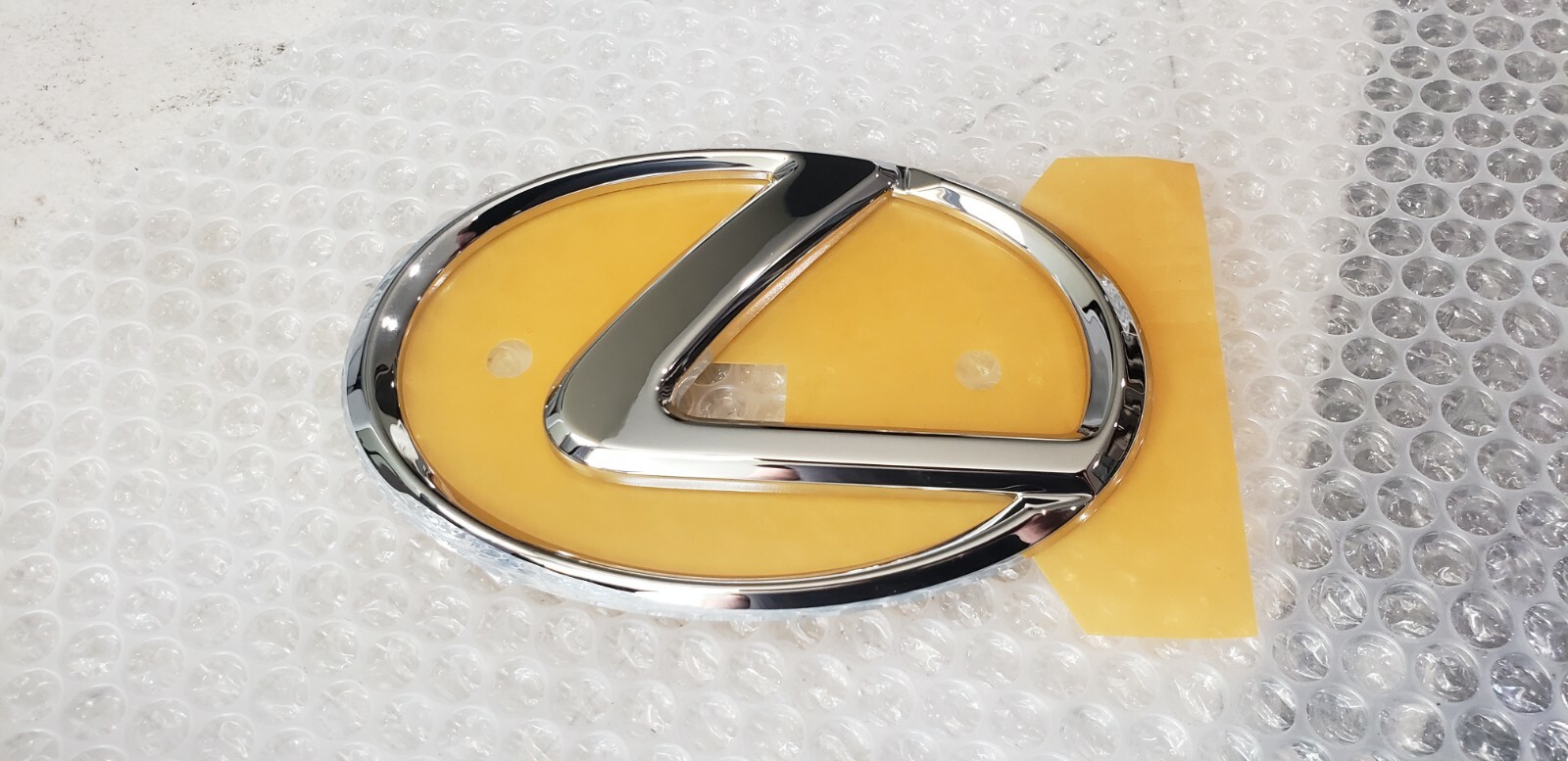 01-05 OEM NEW LEXUS IS300 FRONT GRILLE CHROME EMBLEM 2001 2002 2003 ...