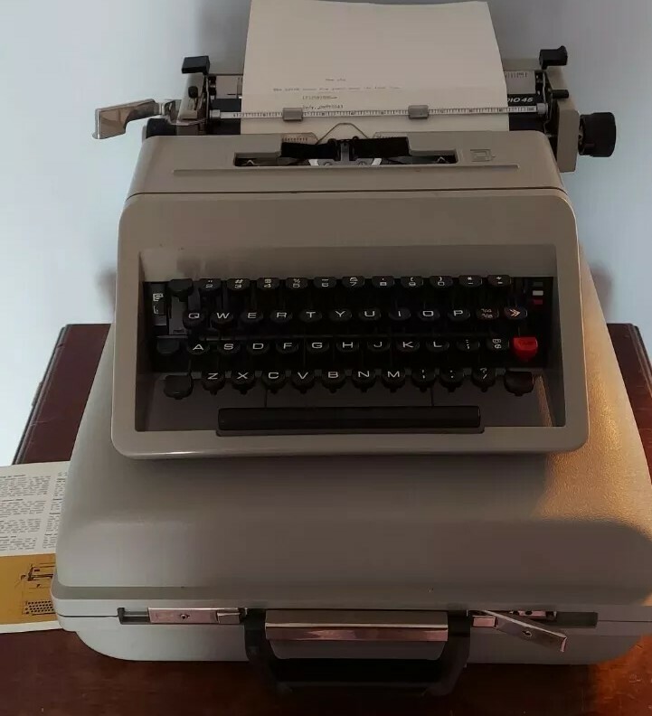 1972 Olivetti Studio 45 on the Typewriter Database