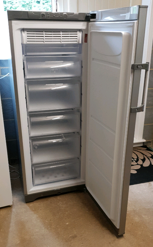 HOTPOINT Free Standing Upright Freezer Silver 5 Drawers + Freezer Tray ...