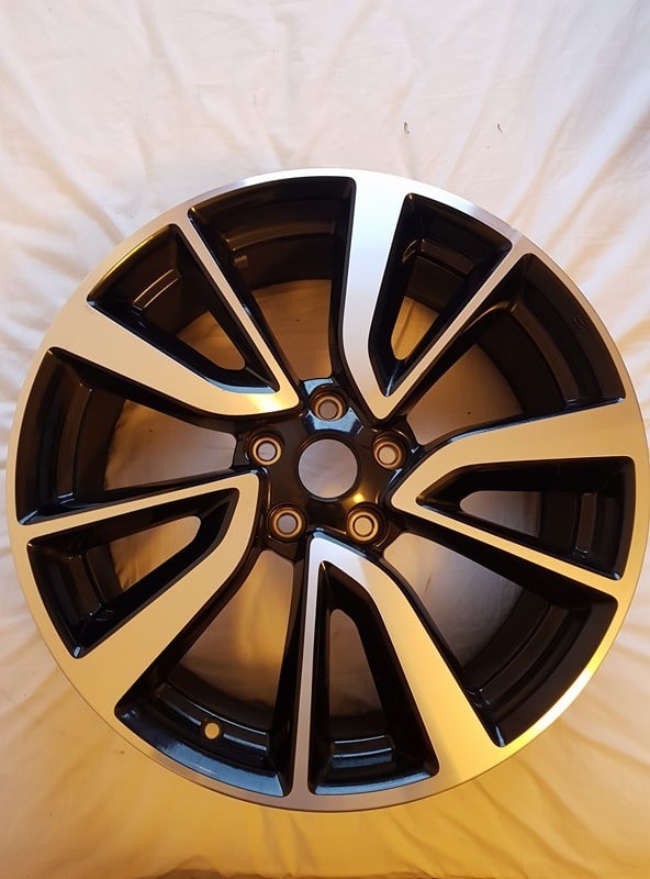 NISSAN 19 INCH DIAMOND CUT ALLOY WHEELS (CAN DELIVER) (ONLY BEEN ON CAR ...