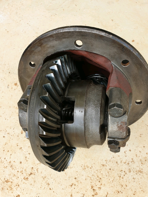 Holden rebuilt 3.9 ratio lsd banjo diff fj fc ek eh hr lc | Auto Body ...