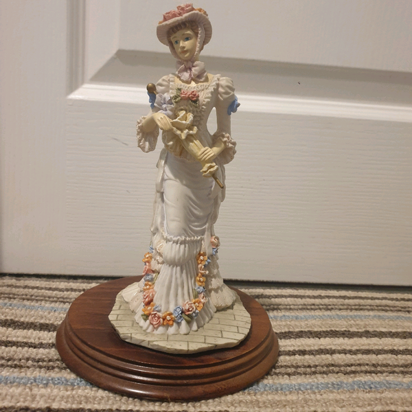 Lady Figurines Leonardo Collection for sale in UK