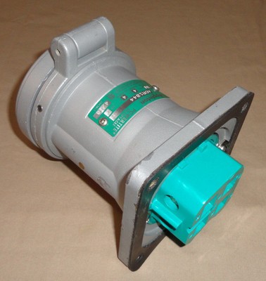 Receptacles & Outlets - 4W 4P