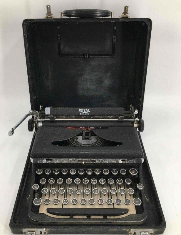 1948 Royal Quiet De Luxe on the Typewriter Database