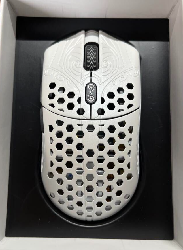 FinalMouse Starlight-12 Pegasus Small Gaming Mouse white FinalMouse Starlight-12 Pegasus Small Gaming Mouse white