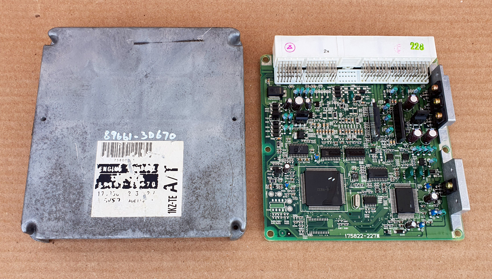 Toyota Hilux Surf 89661-3D670 1KZ-TE A/T Ecu Ecm oem jdm Toyota Hilux Surf 89661-3D670 1KZ-TE A/T Ecu Ecm oem jdm
