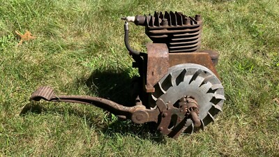 Engines - Antique Briggs And Stratton