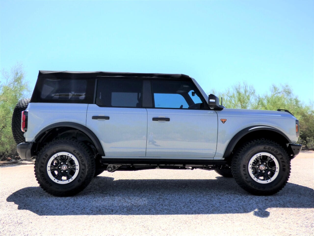 2022 Ford Bronco Badlands 4 Door Advanced 4x4 10 Miles Blue Suv 2.7l V6 ... 2022 Ford Bronco Badlands 4 Door Advanced 4x4 10 Miles Blue Suv 2.7l V6 ...
