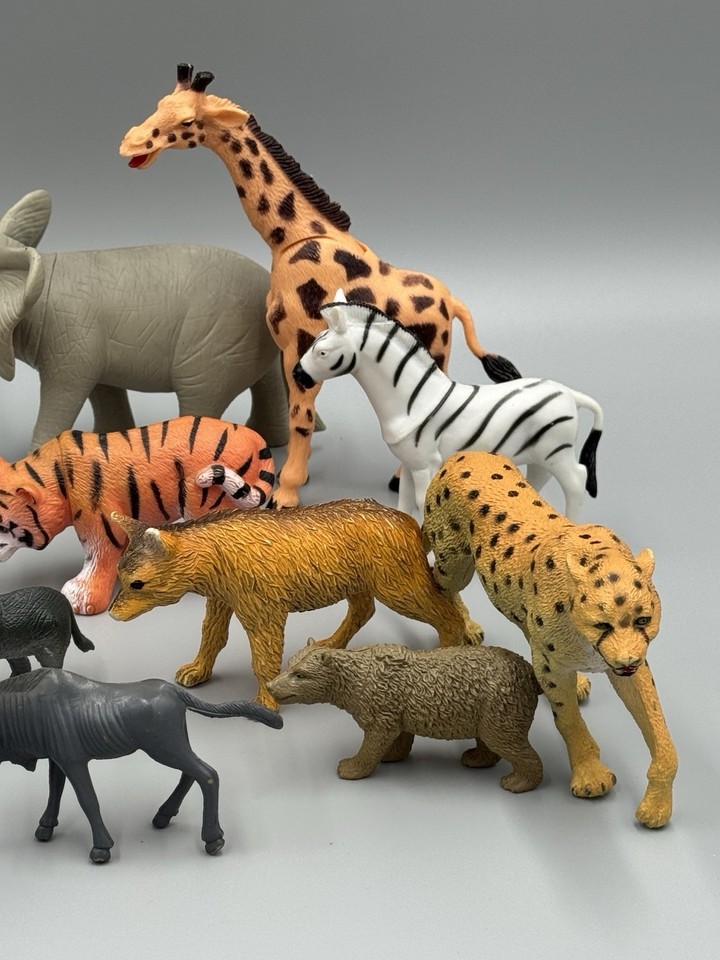 Animal Figure Mixed Lot of 25 Plus Figures Jungle Safari Assorted Sizes ...