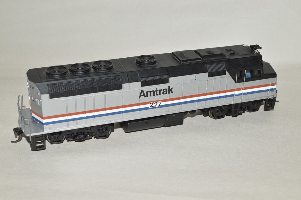 HO scale locomotive train Bachmann Spectrum Amtrak phase 3 EMD F40PH | eBay