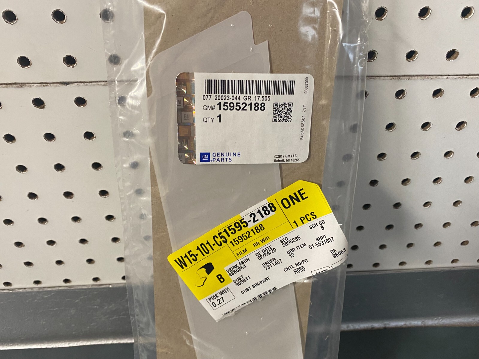 GM OEM 15952188 RH Wheel Opening Stone Guard 2007-2014 GMC Sierra 2500 ...